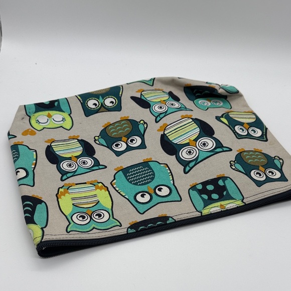 thirty-one | Bags | Thirtyone Owl Pattern Zippered Gear Bag 2 X 9 ...